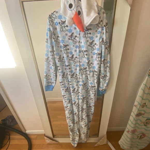 Disney | Intimates & Sleepwear | Disneys Olaf Print Onesie Pajamas ...